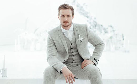 The monochrome suits - one of the hottest trends for Spring/Summer 2018